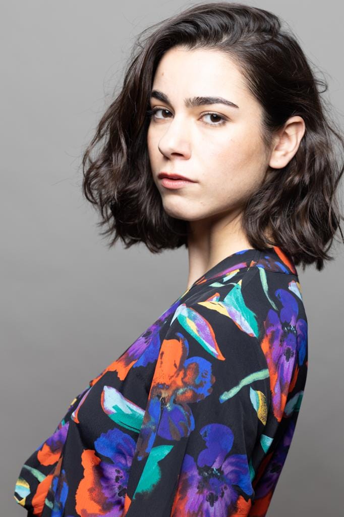 Profilo di giovane attrice con caffè: intervista a Noemi Apuzzo - La ...