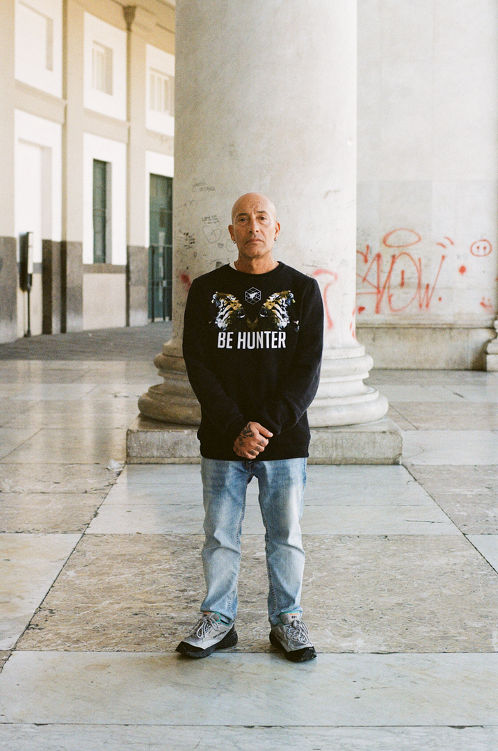 L’artista dietro Ciccio Merolla e la sua Malatìa - La Testata Magazine
